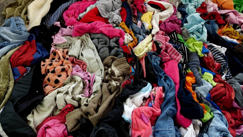 How Second Hand Clothing and Fashion Benefits the Environment?